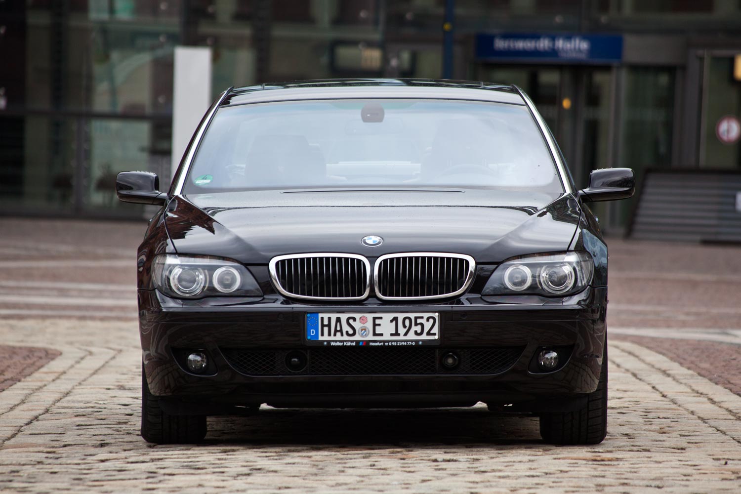 Foto: BMW 730d (E65) Individual 'One'. Heckansicht. (vergrößert)