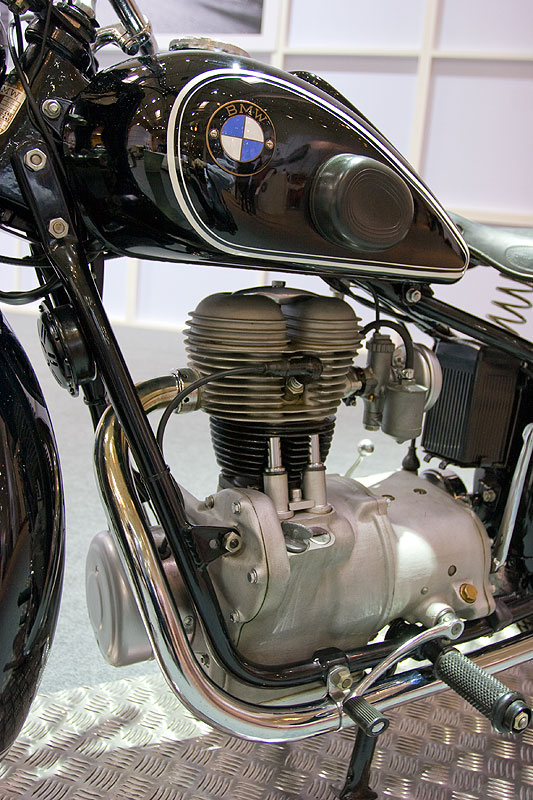 Foto: BMW Motorrad R 24 auf der Techno Classica 2009 in Essen (vergrößert)