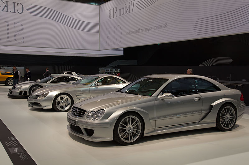 Foto: Mercedes CLK GTR neben dem Vision SLR und dem CLK DTM AMG ...