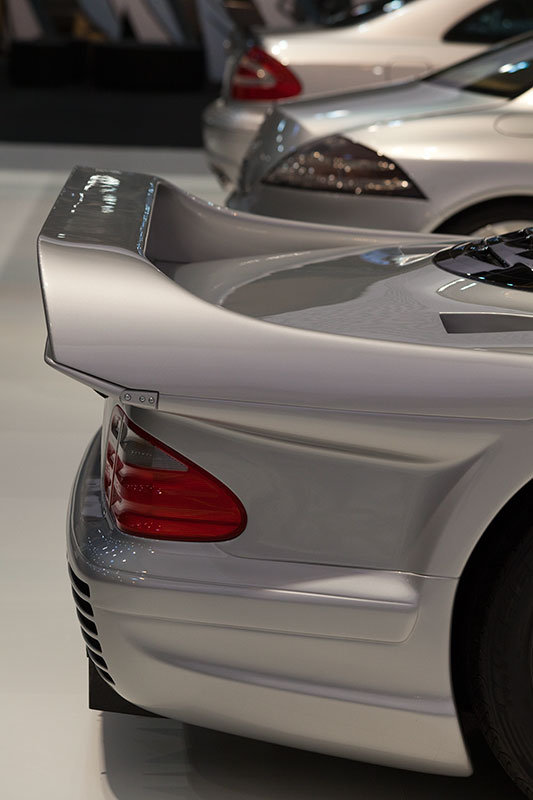 Foto: Mercedes CLK GTR neben dem Vision SLR und dem CLK DTM AMG ...