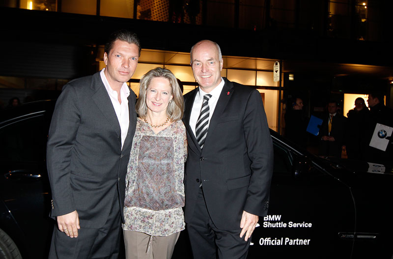 Foto: Karsten Engel und Frau Nicole und Hardy KrÃ¼ger Jr. (vergrößert)