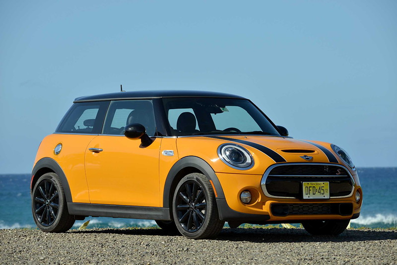Foto: MINI Cooper S (F56) in Volcanic Orange on location in Puerto Rico ...